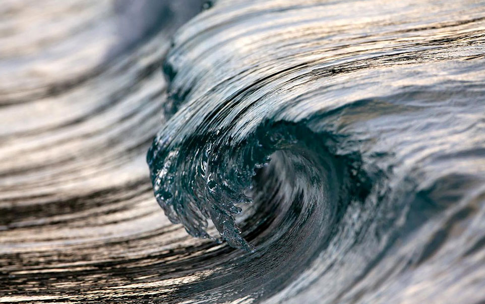 Amazing wave photography by Pierre Carreau