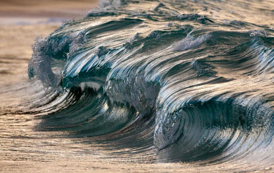 Amazing wave photography by Pierre Carreau